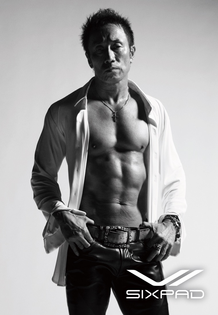 『SIXPAD』のCMで筋トレしている筋肉マッチョのおじさんは誰？【パワースーツコアベルト】 | deepORANGE